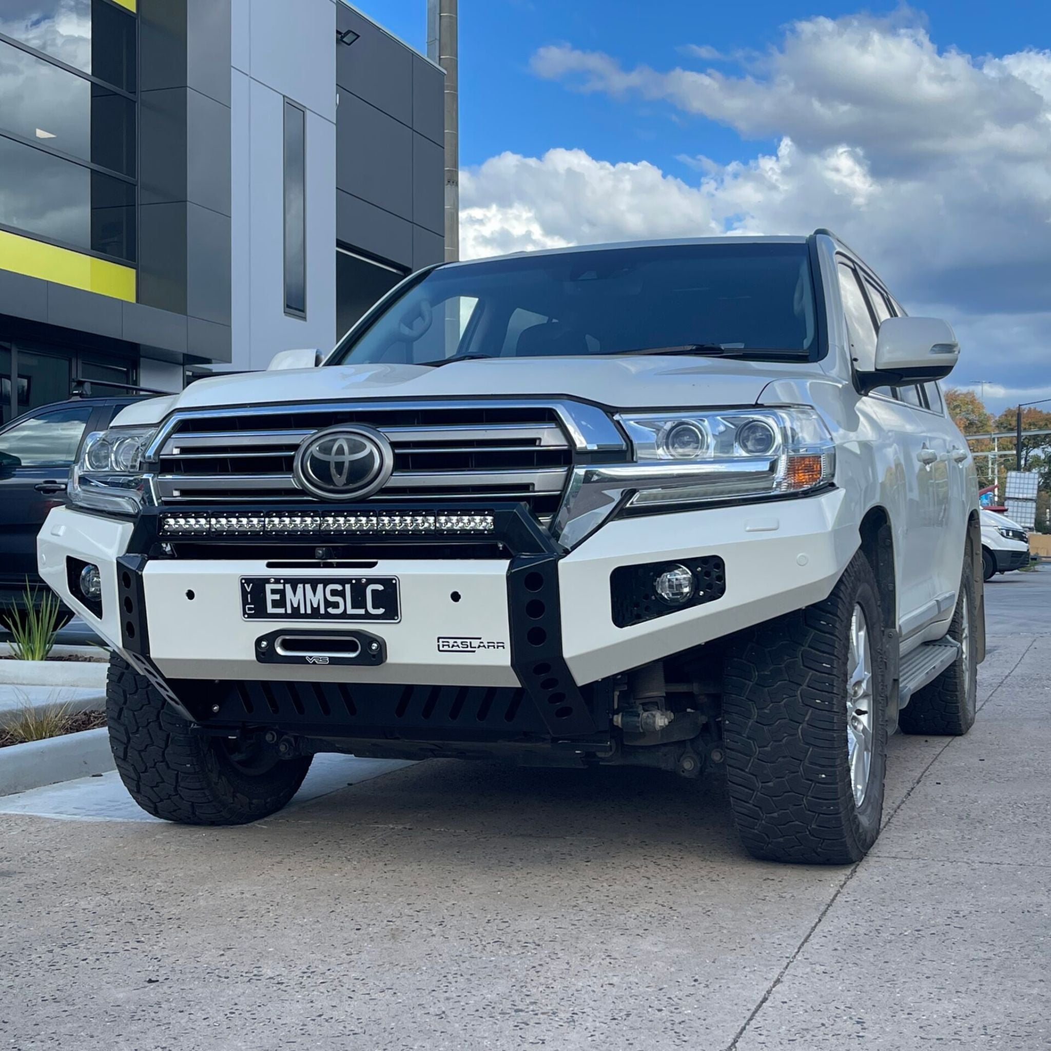 200 Series Toyota Landcruiser Low Line (Winter) Bull Bar | Raslarr