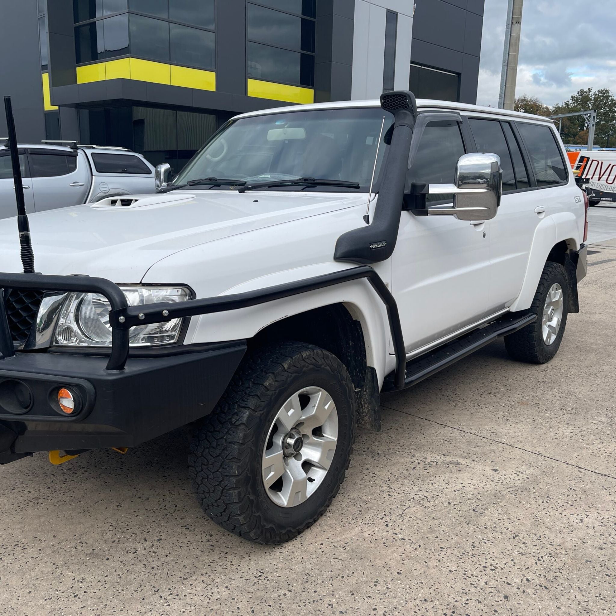 GU Nissan Patrol Revolution Rock Sliders & Rails | Raslarr