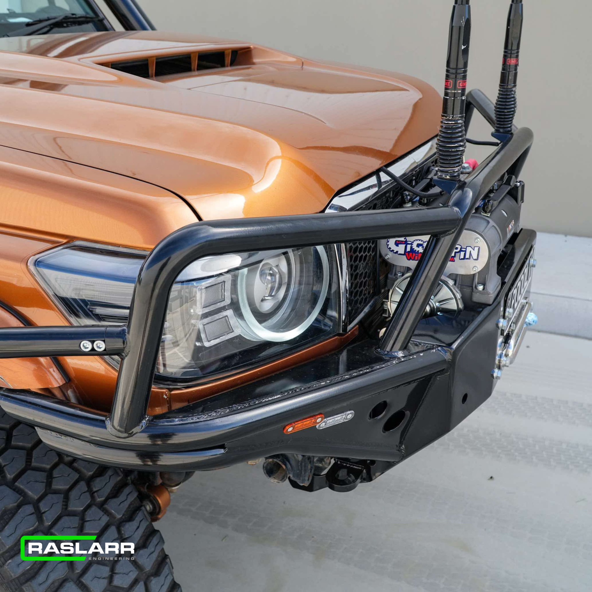 79 Series Dual Cab Toyota Lancruiser Pooly Bull Bar | Raslarr