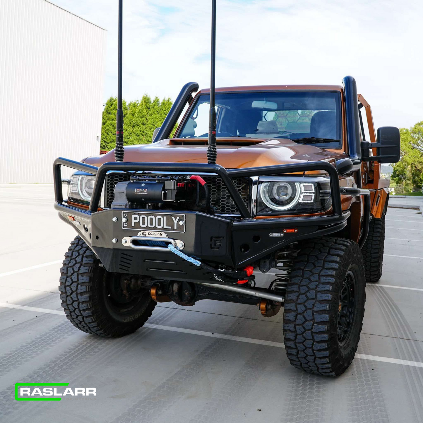 79 Series Dual Cab Toyota Lancruiser Pooly Bull Bar | Raslarr
