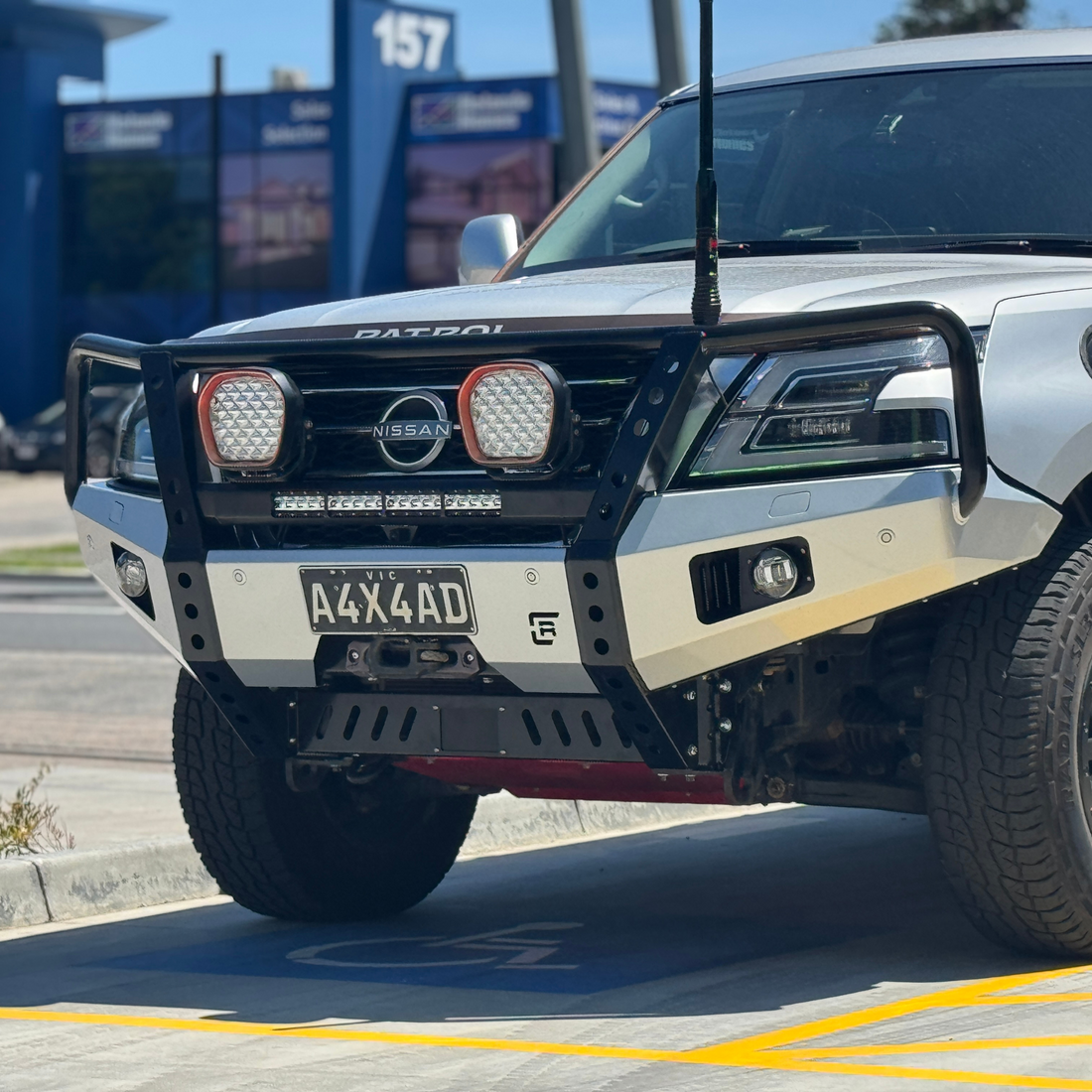S5 Y62 Nissan Patrol Hooped (Dallas) Bull Bar | Raslarr Engineering