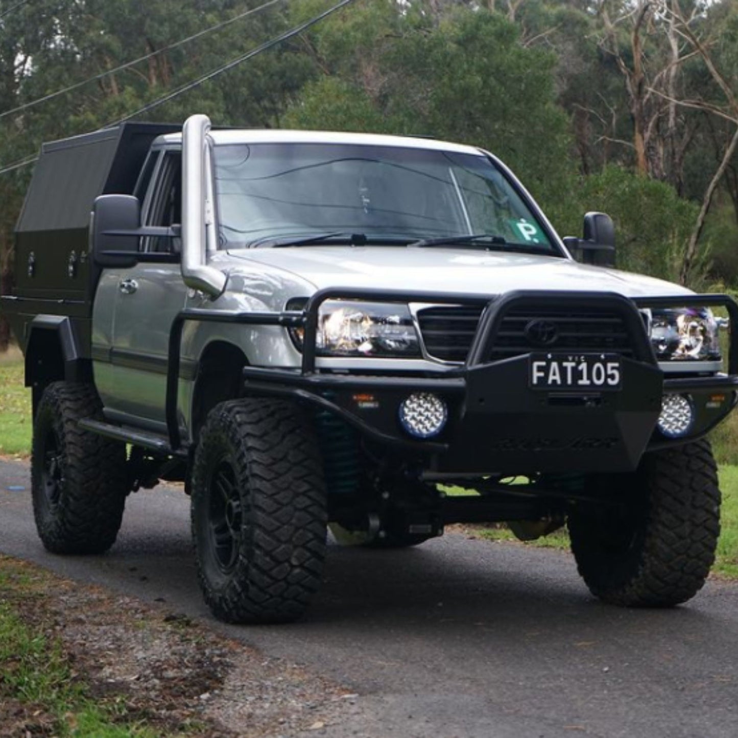 105 Series Landcruiser Azza Bull Bar with 7" light inserts